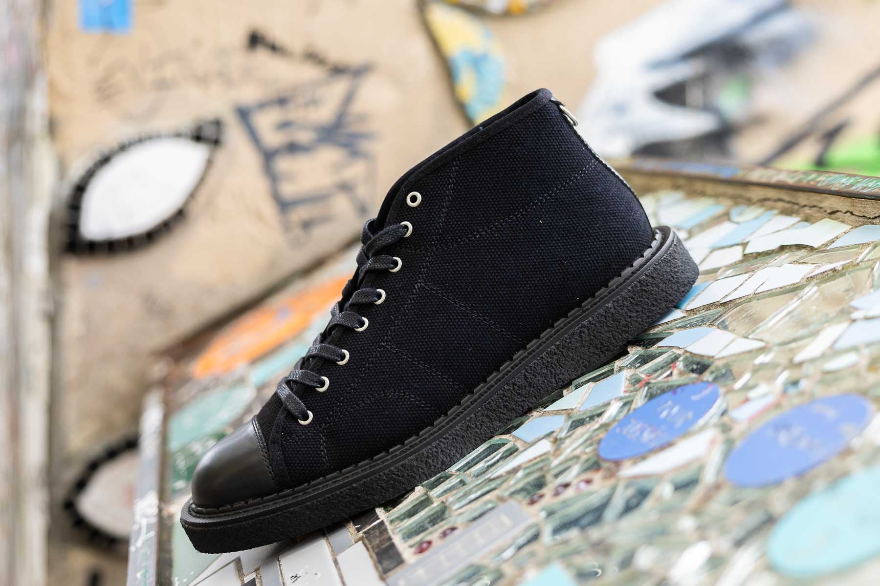 Georges Cox - Boots en toile noir à semelle crêpe collaboration fred ...