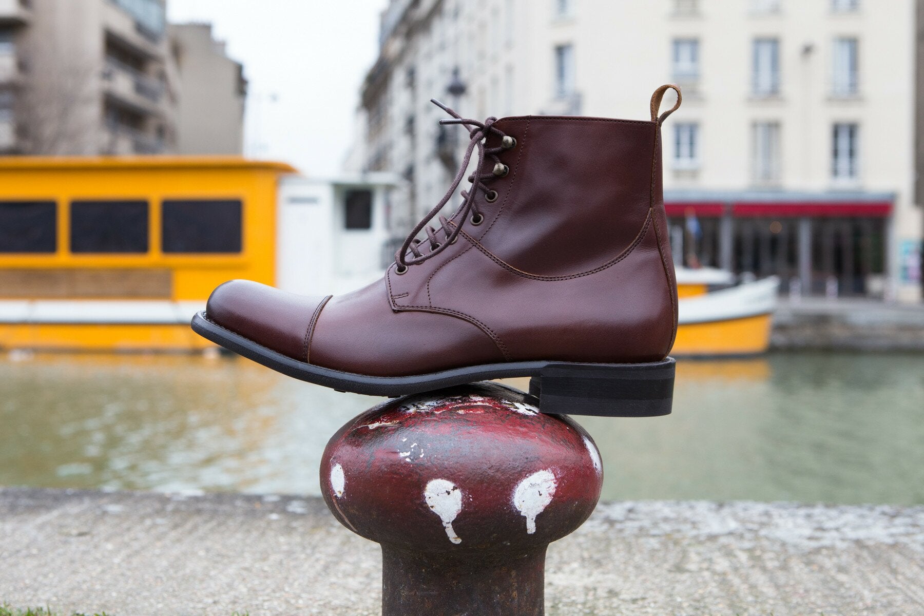 BRITISH SHOES - Brown setter leather lace-up boots with stitched sole ...