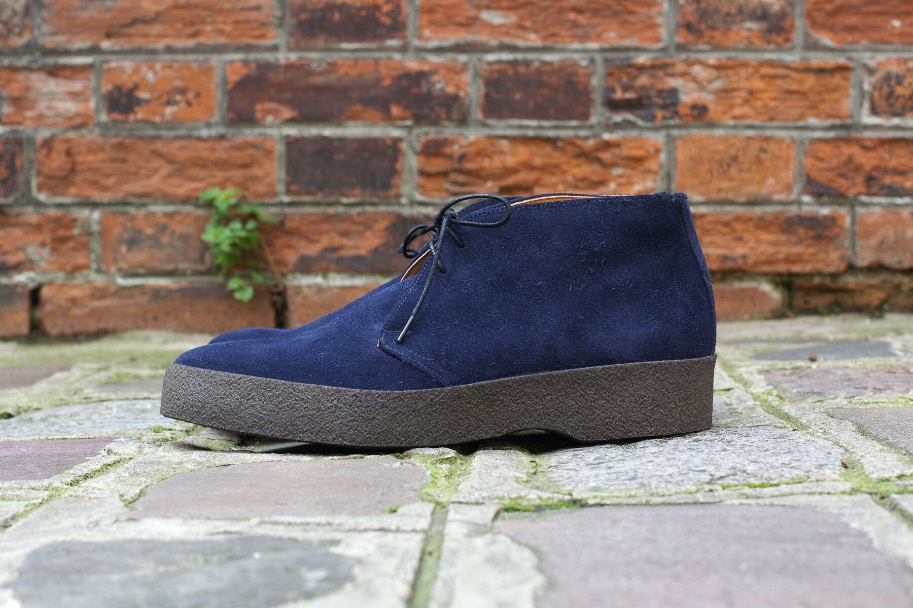 Sanders - Hi Top Chukka boots Navy semelle crêpe Made in UK – British Shoes